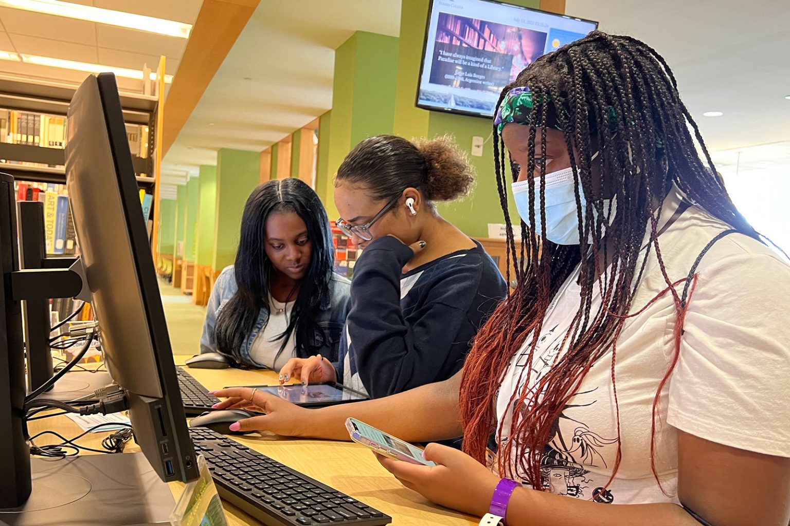 Grants offer head start to local college-bound high school students ...